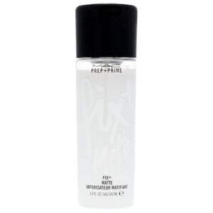 15 Best Primers For Oily Skin (Esthetician Reviewed)