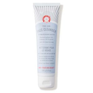 10 Best Cleansers For Aging Skin (Reviewed By An Esthetician)